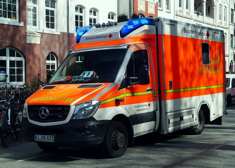 Einsatzkraefte in Kiel Das Online-Magazin aus Kiel - NEF / ITW / RTW / KTW / NAW